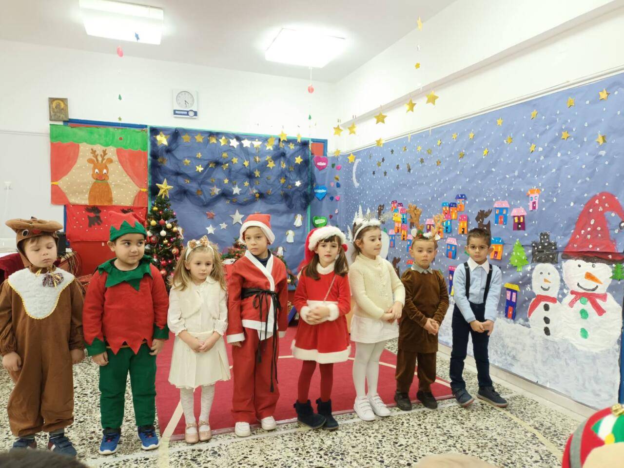Άφθονες δόσεις χαράς και κεφιού προσέφεραν τα παιδάκια του νηπιαγωγείου ...