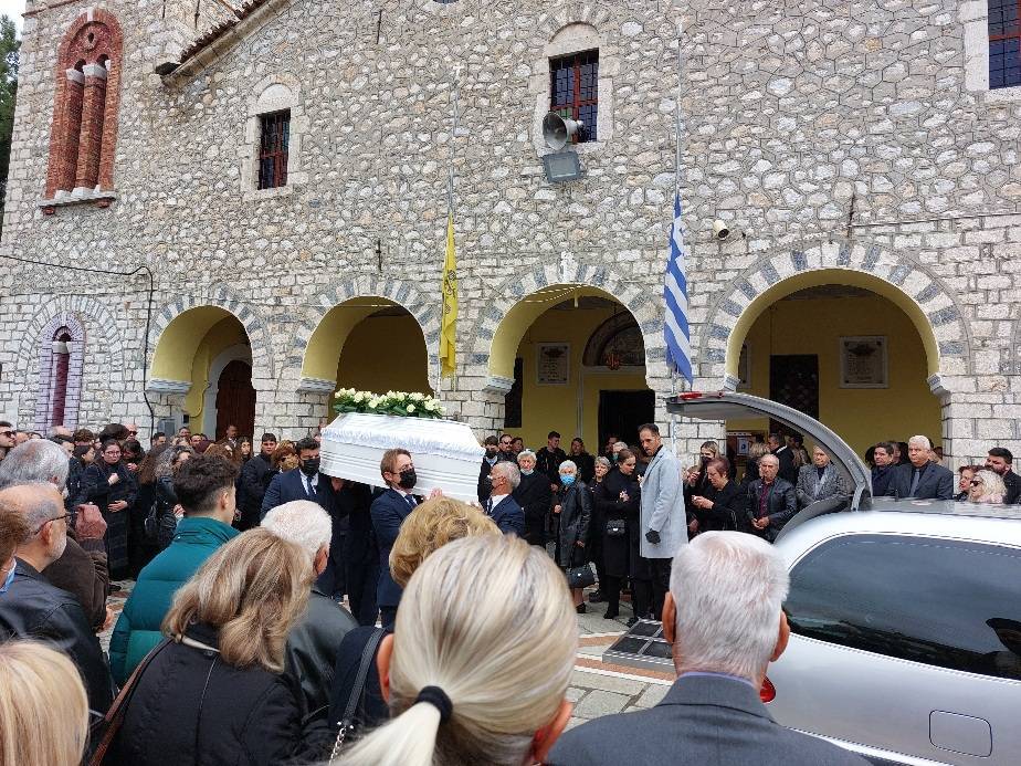 Σε κλίμα οδύνης η κηδεία της 42χρονης Βάγιας Μπλέκα – Καρακώστα