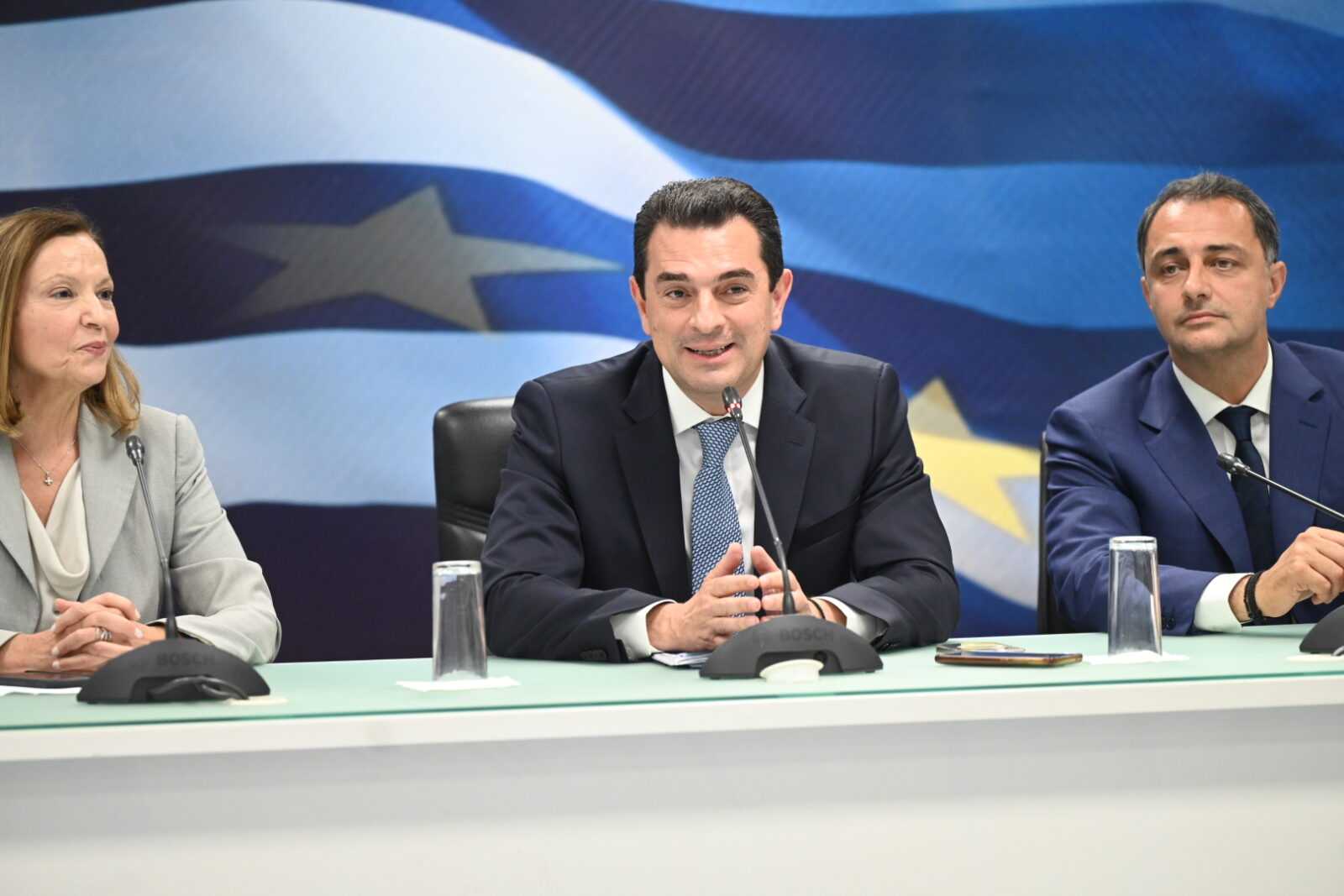 Κώστας Σκρέκας κατά την παραλαβή του ΥΠ.ΑΝ.: «Θα δουλέψουμε σκληρά για ...