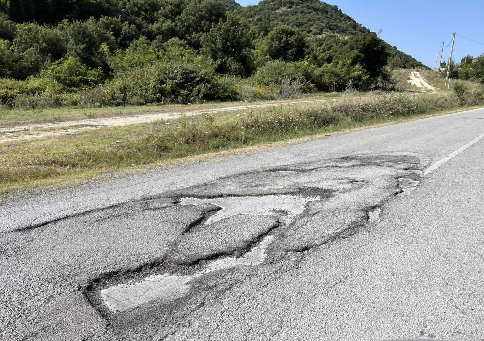 Οργή και αγανάκτηση για την Λακούβα -Παγίδα στη συνδετήρια οδό Κρήνης ...