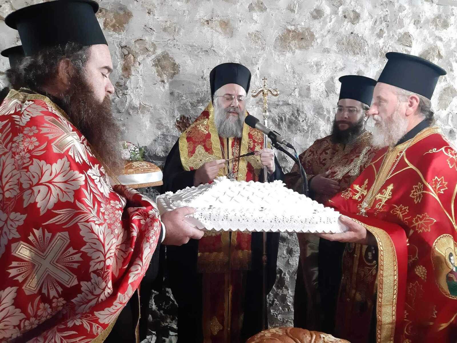 Χαρμόσυνα ήχησαν οι καμπάνες της Αγίας Αικατερίνης στην Κρήνη για την ...