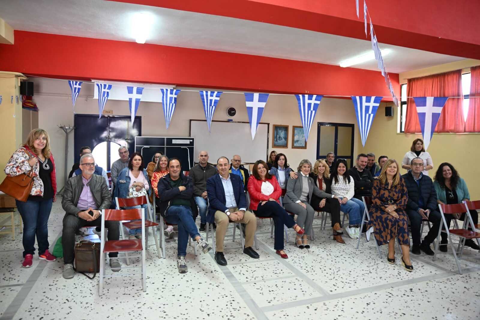 Αλληλεγγύη και Στήριξη στα Σχολεία της Φαρκαδόνας από τη Θεατρική ομάδα ...