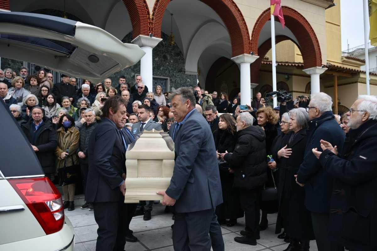 «Ράγισαν» και οι πέτρες στην κηδεία του Καλογήρου – Συγκίνησαν τα λόγια ...