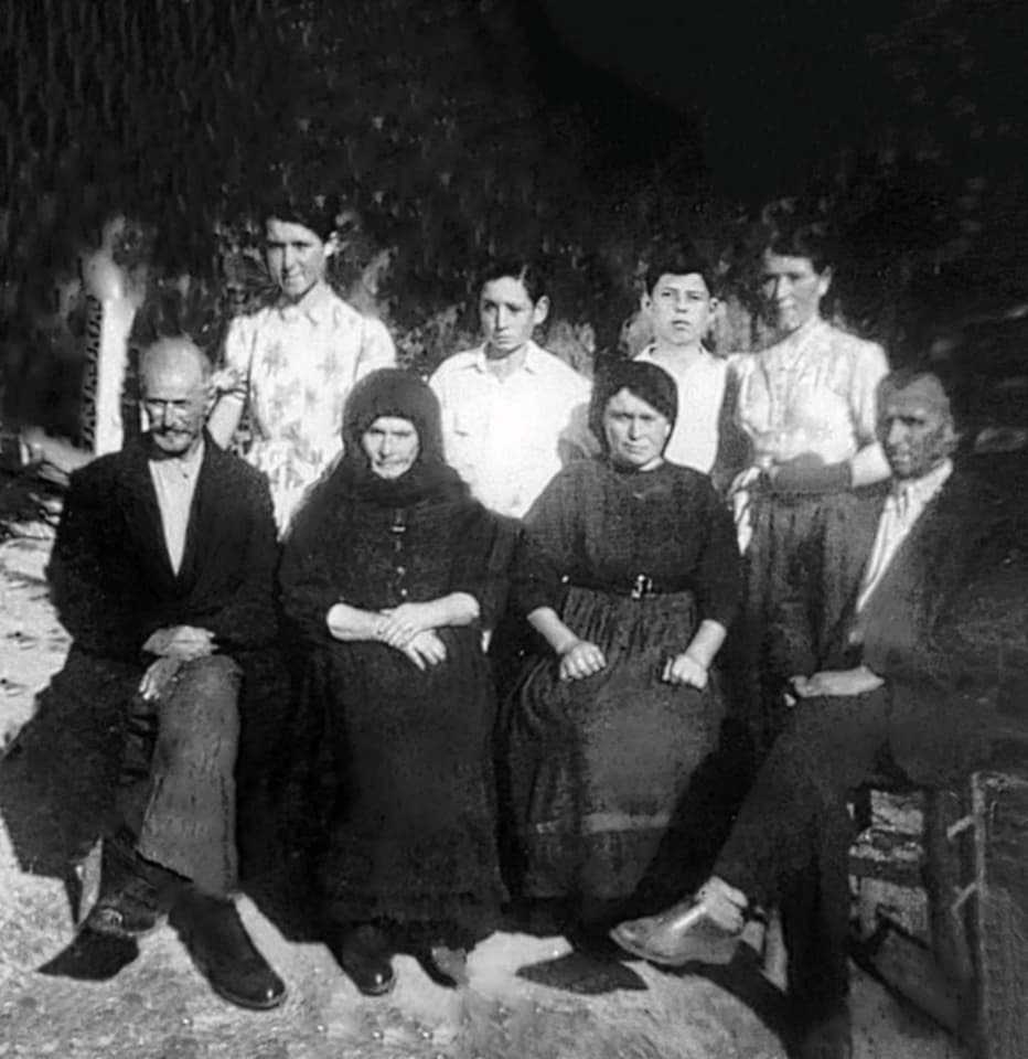 ΡΕΤΡΟ: Οι πρώτοι γιατροί της Φανερωμένης – Τα αδέρφια Τάτσιου που ...