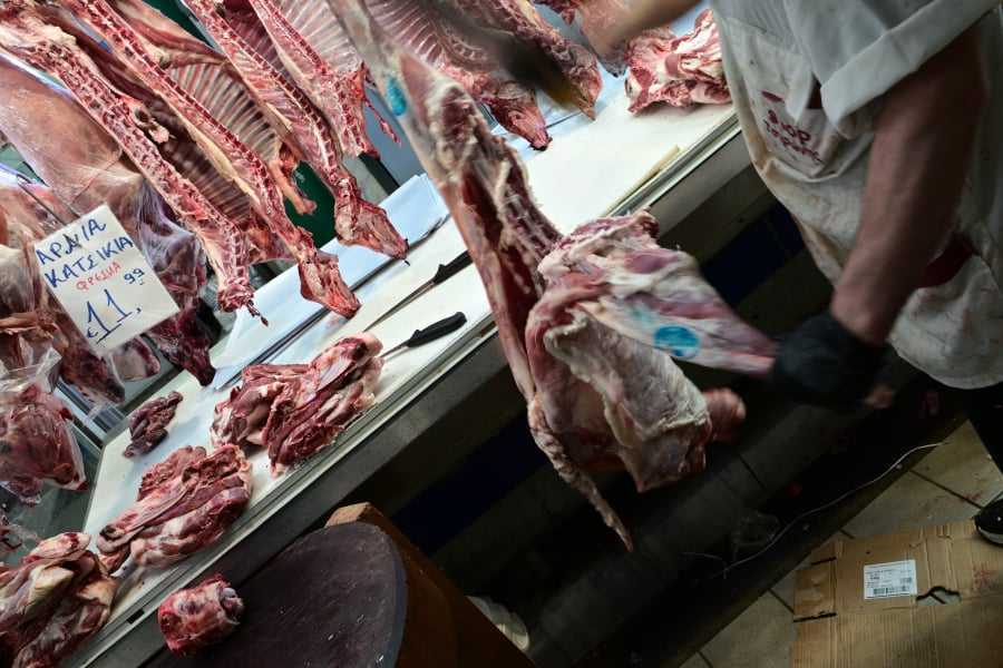 Ανεξέλεγκτες οι ανατιμήσεις στο κρέας: Μειωμένη παραγωγή και εξάρτηση ...